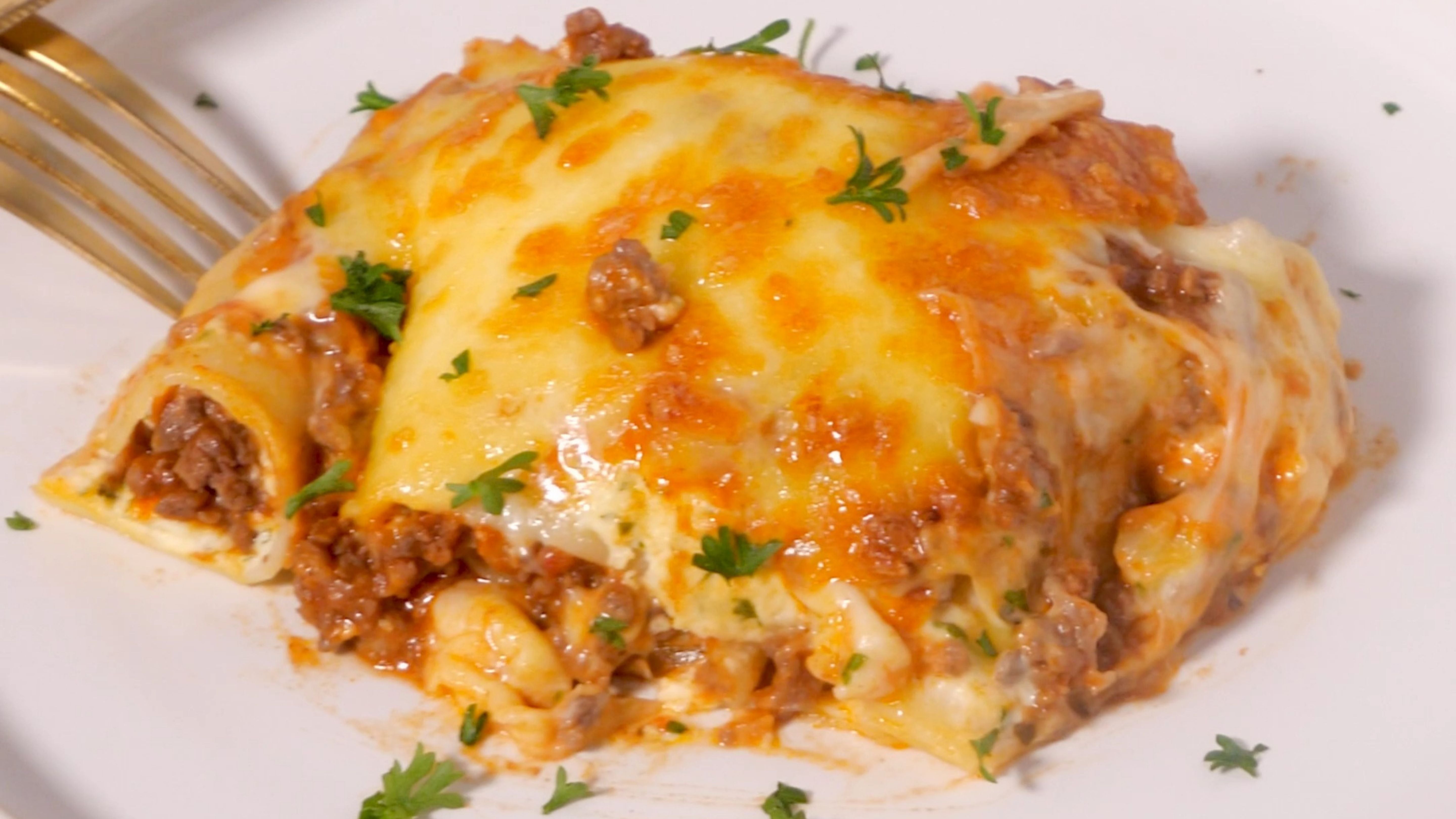 HOW TO MAKE CREAM CHEESE LASAGNA – Crownful